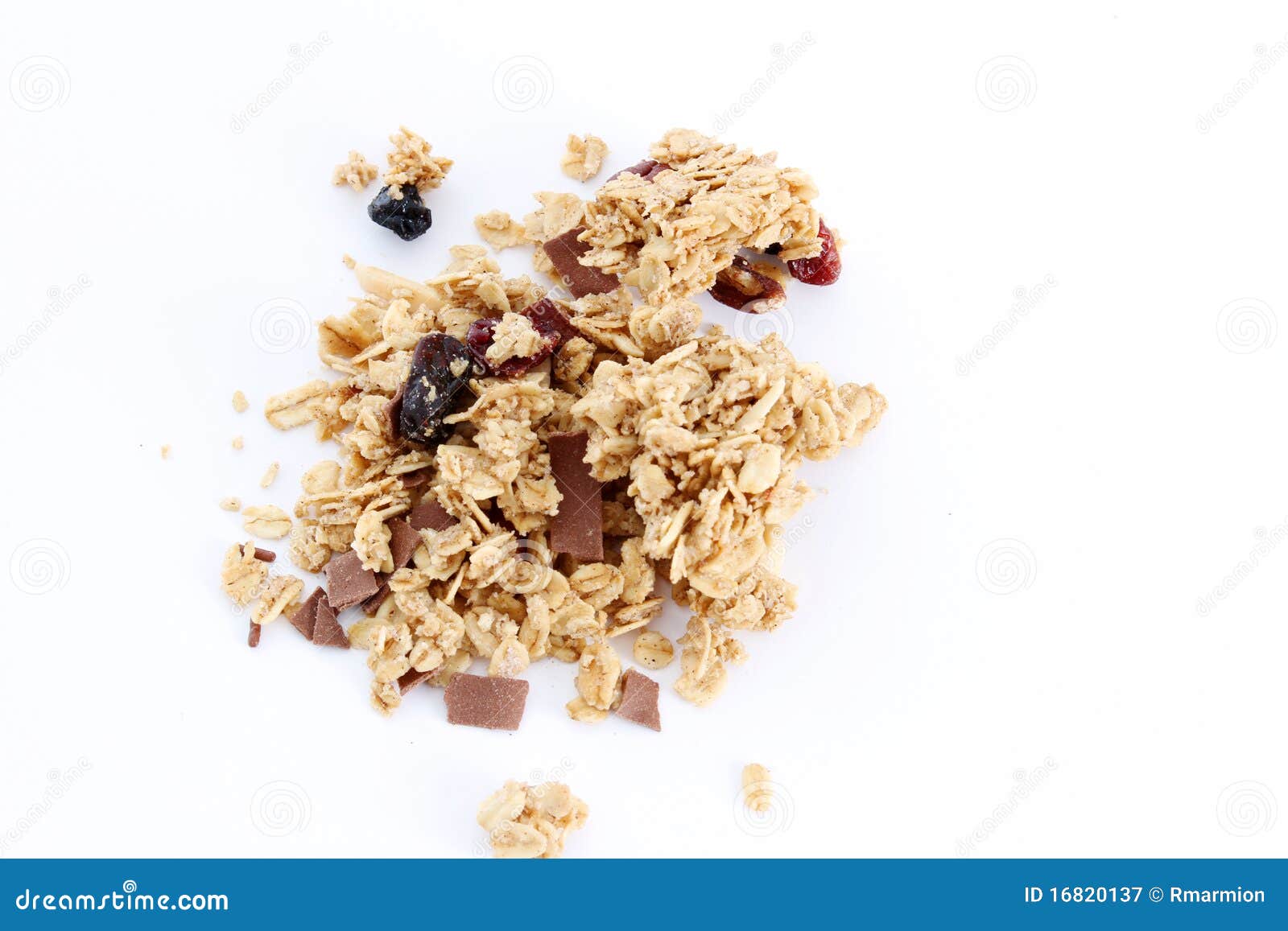 Granola no fundo branco imagem de stock. Imagem de pecanos - 16820137