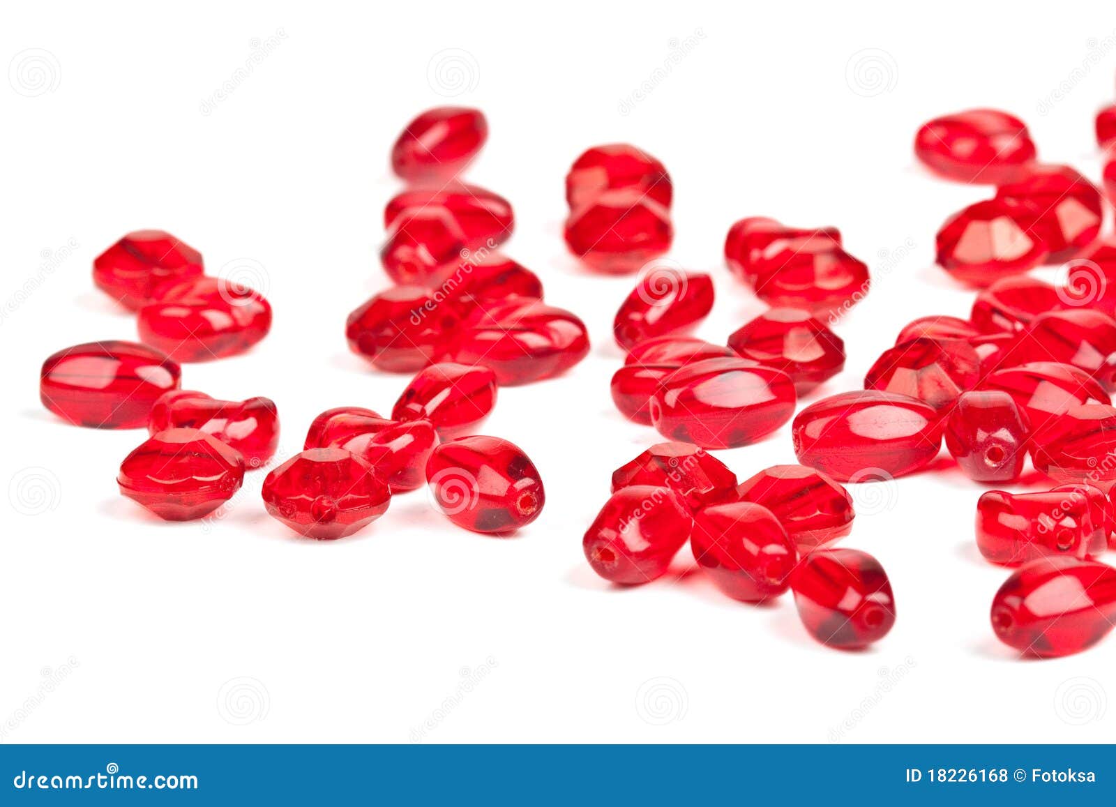 Granos rojos aislados foto de archivo. Imagen de granos - 18226168