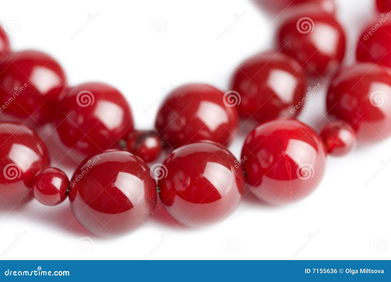 Granos rojos aislados foto de archivo. Imagen de travieso - 7155636