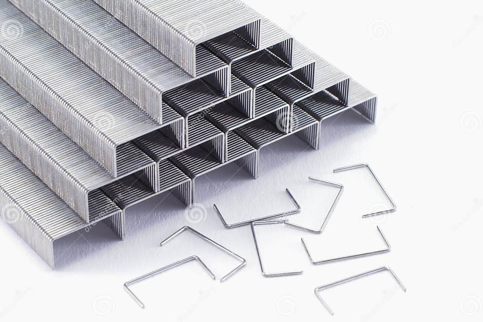 Grapas imagen de archivo. Imagen de metal, fuentes, administrativo ...