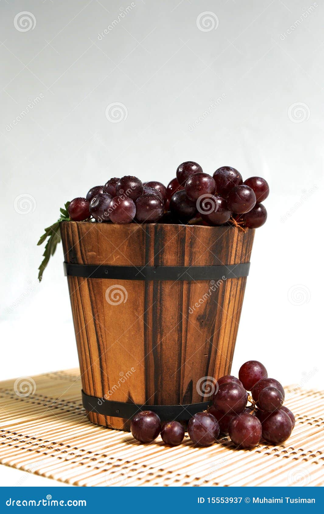 Grape in Wooden Basket stock image. Image of dessert - 15553937
