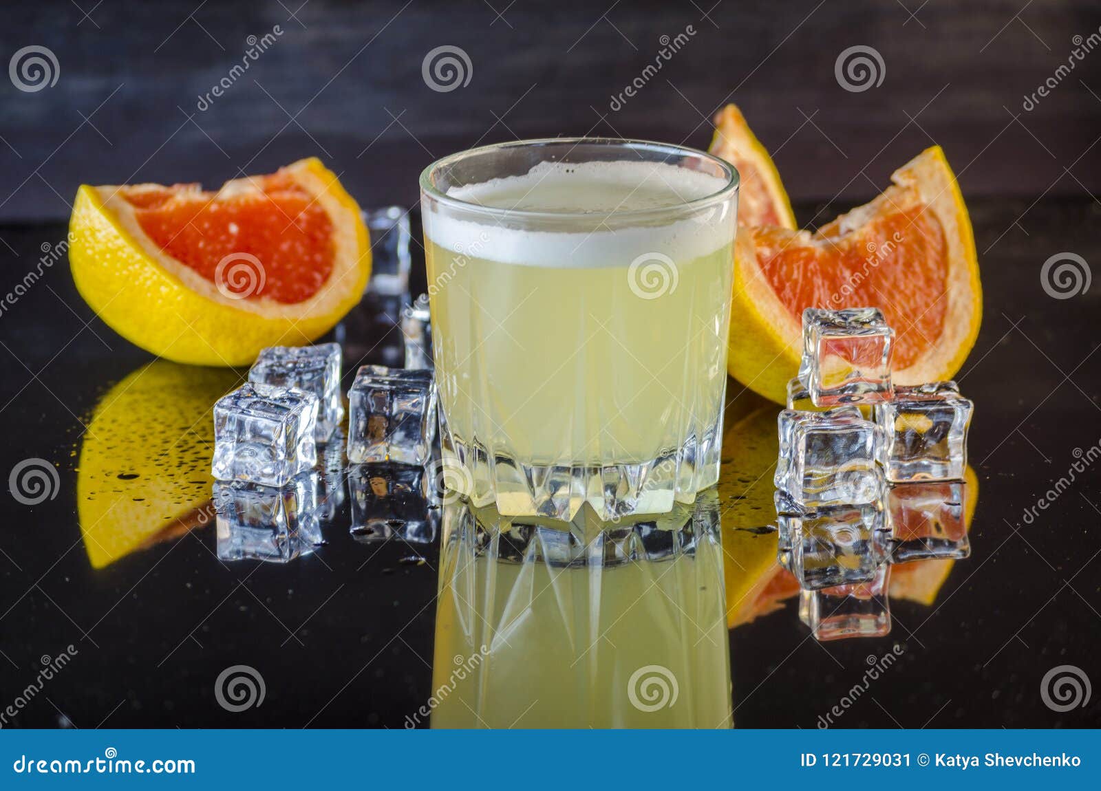 Grapefruit drink with ice stock image. Image of juice - 121729031