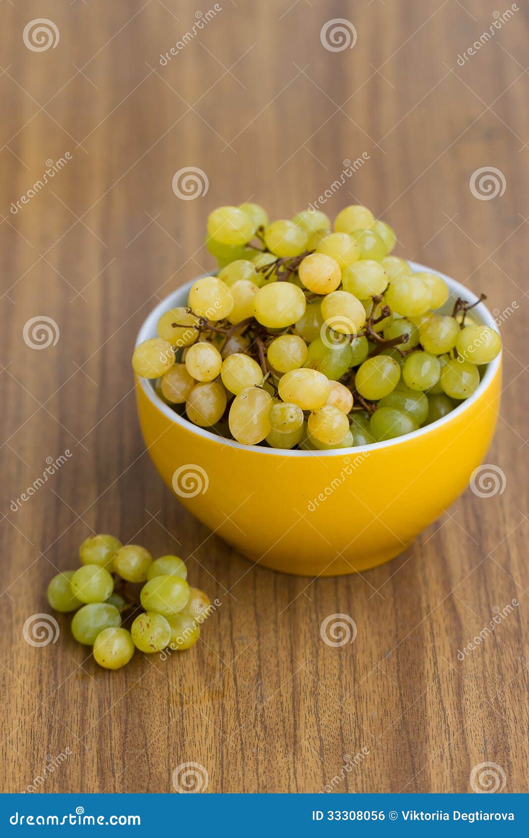Grapes in bowl stock photo. Image of breakfast, grapes - 33308056