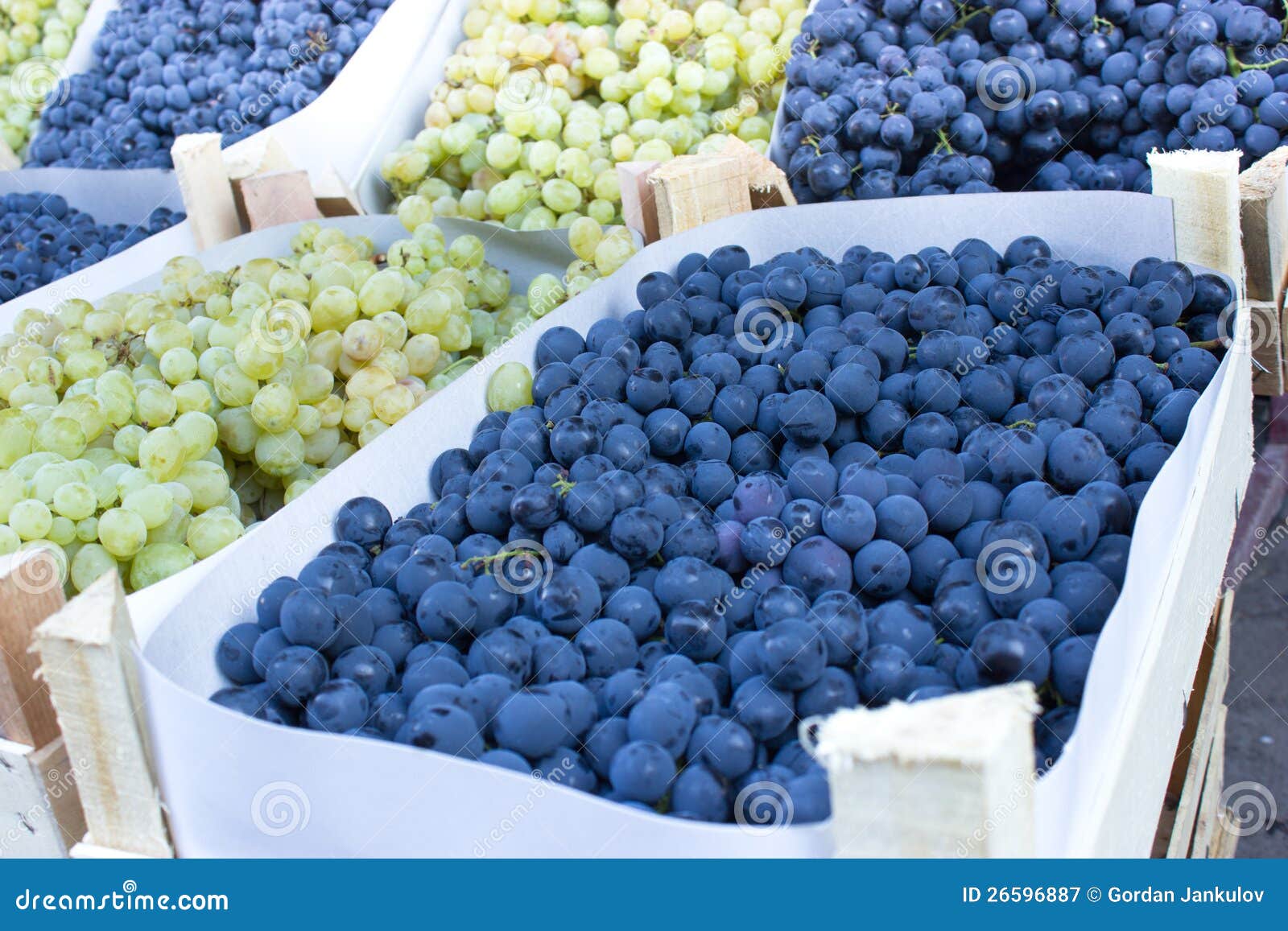 Grapes in crates stock image. Image of food, agricultural - 26596887