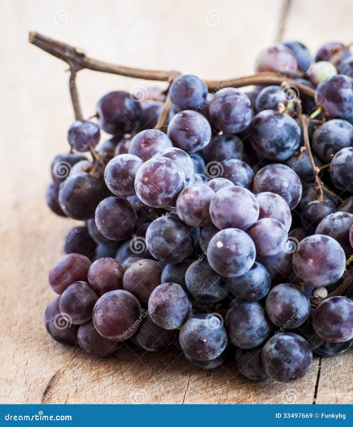 Grapes On A Old Wooden Table. Royalty Free Stock Images - Image: 33497669