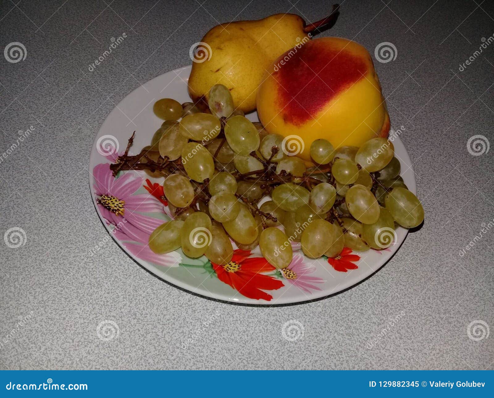 Grapes, peach and pear stock image. Image of fruit, food - 129882345