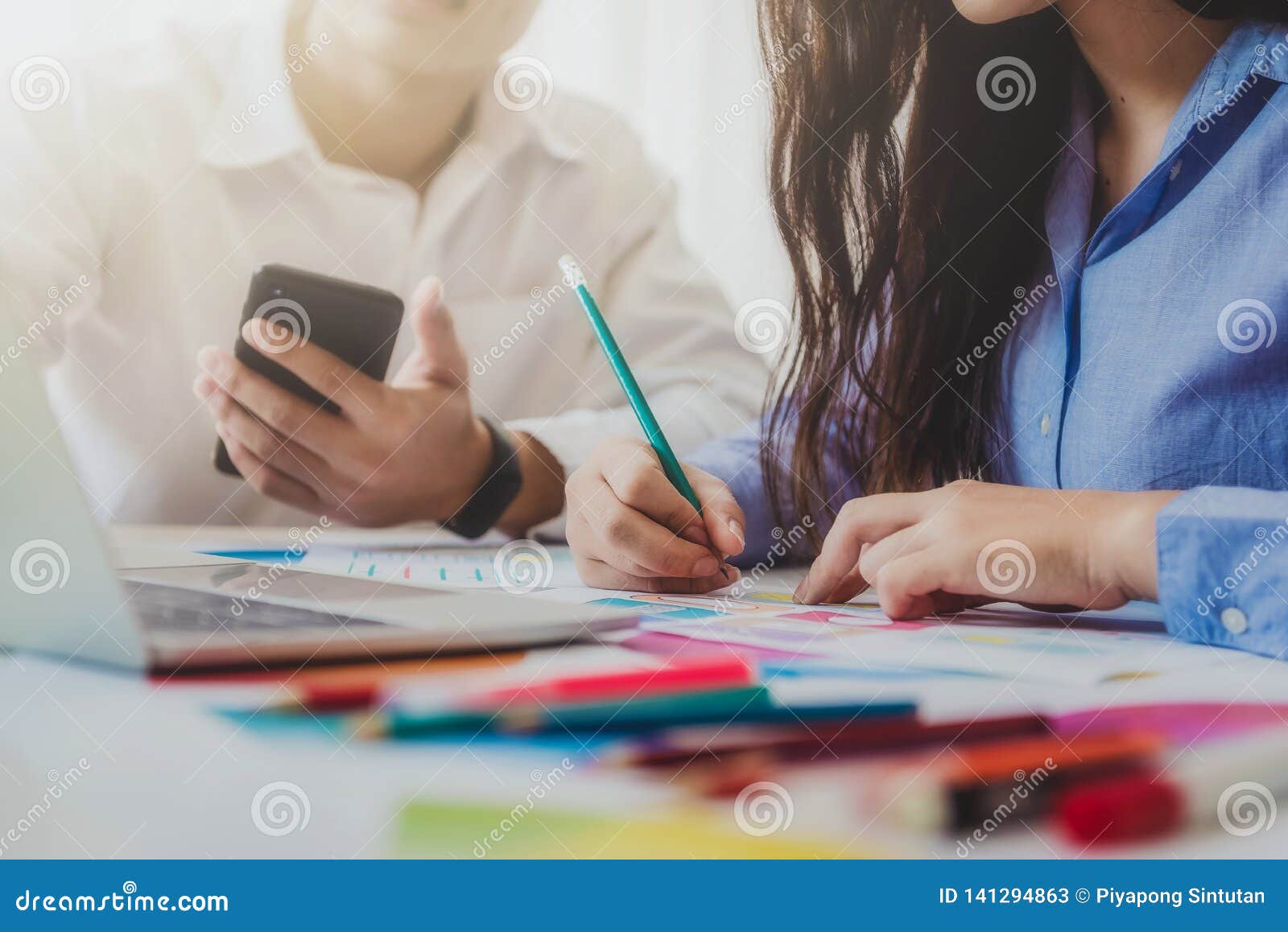 Graphic Designer Creative Meeting Share Ideas Colour for Design ...