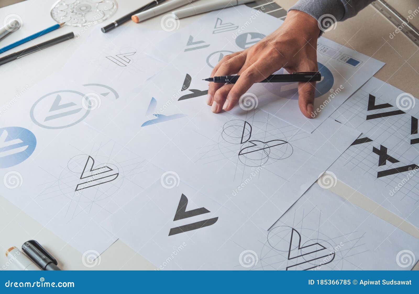 Graphic Designer Development Process Drawing Sketch Design Creative ...
