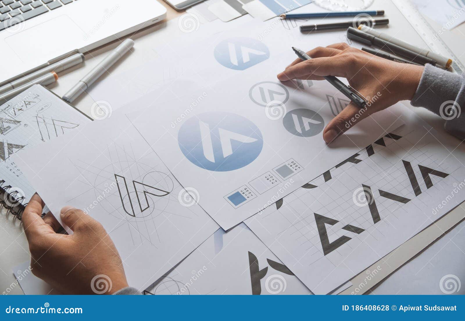 Graphic Designer Development Process Drawing Sketch Design Creative ...
