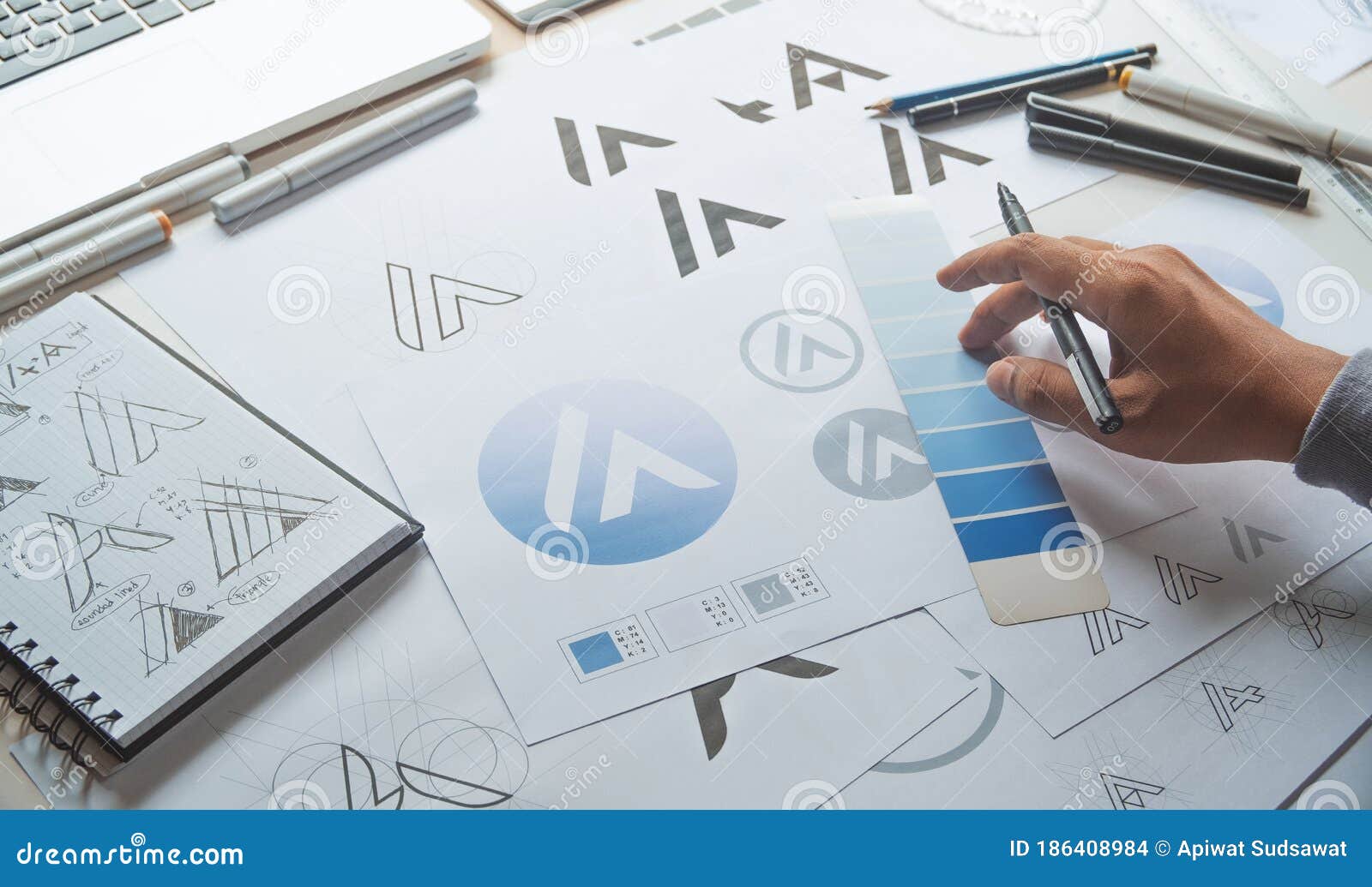 Graphic Designer Development Process Drawing Sketch Design Creative ...