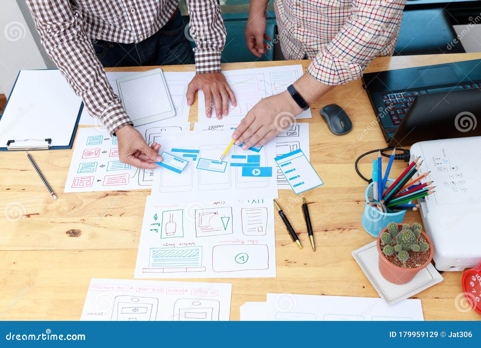 Graphic Designers Work Together with UX UI Designer Planning ...