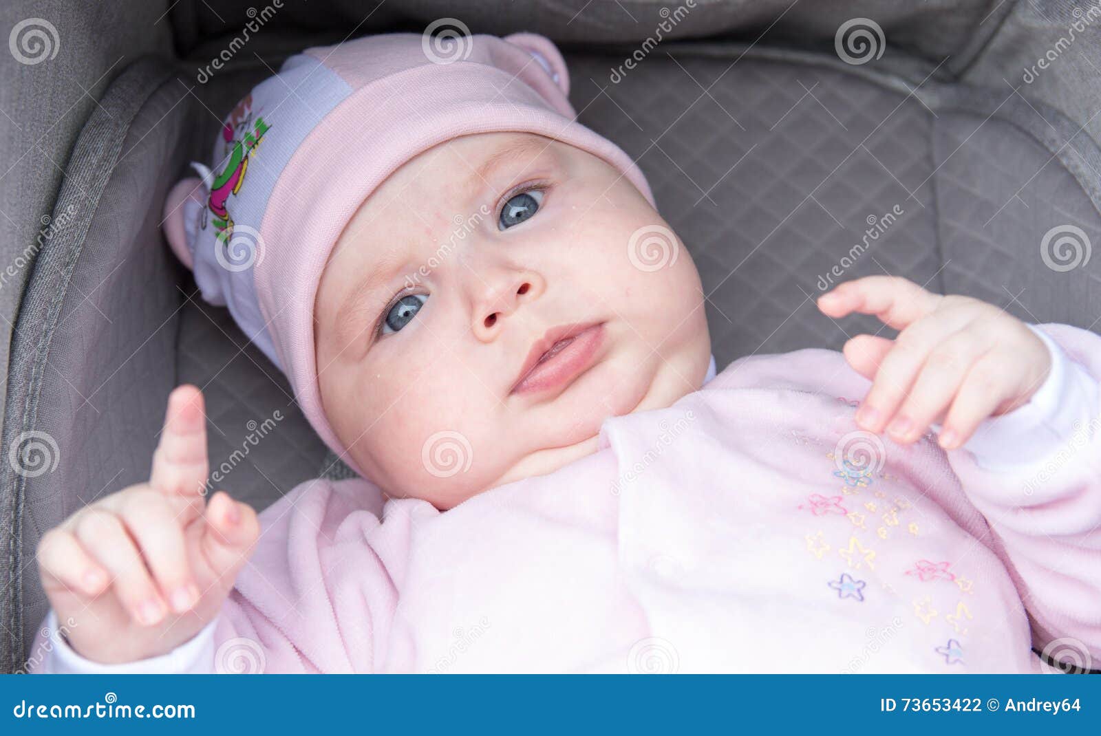 Grappig Portret Van Een Pasgeboren Baby Stock Foto - Image of nieuw ...