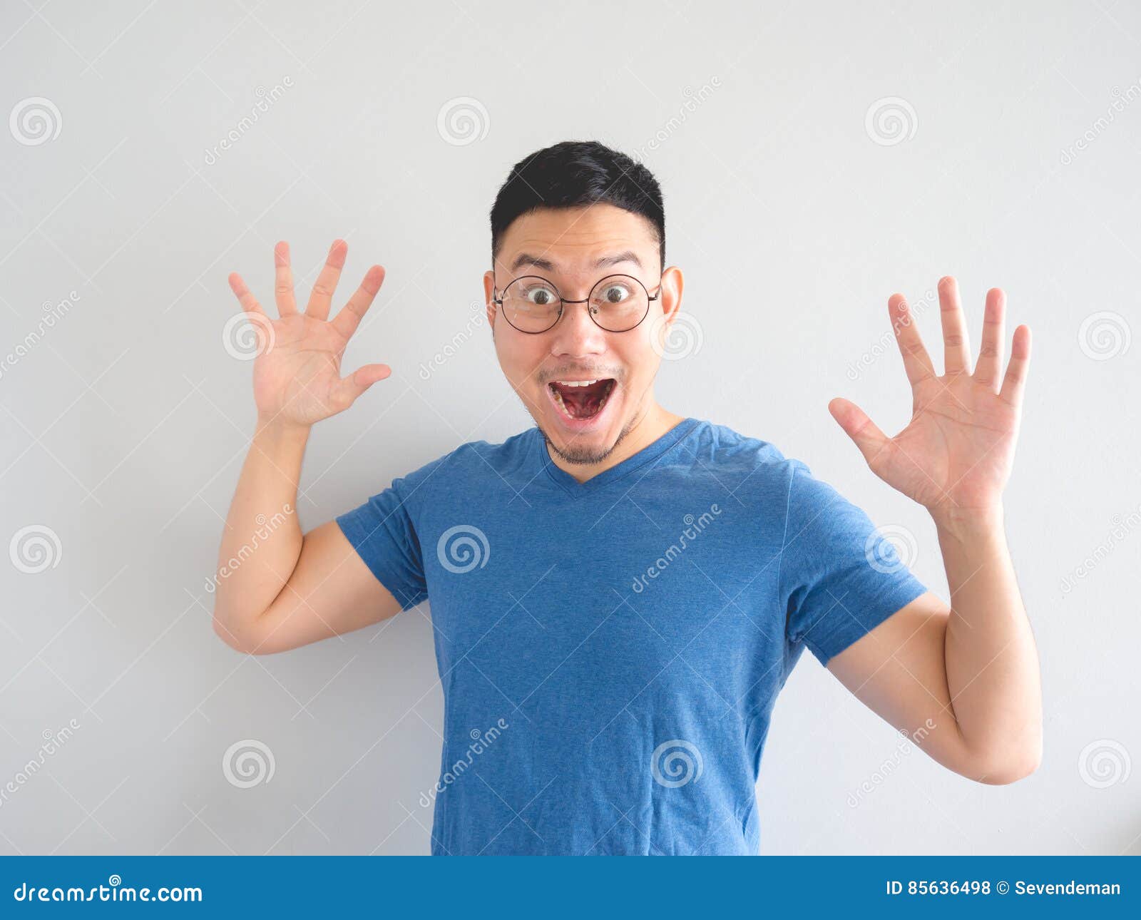 Grappig Verrast Gezicht Van De Aziatische Mens Stock Foto - Image of ...