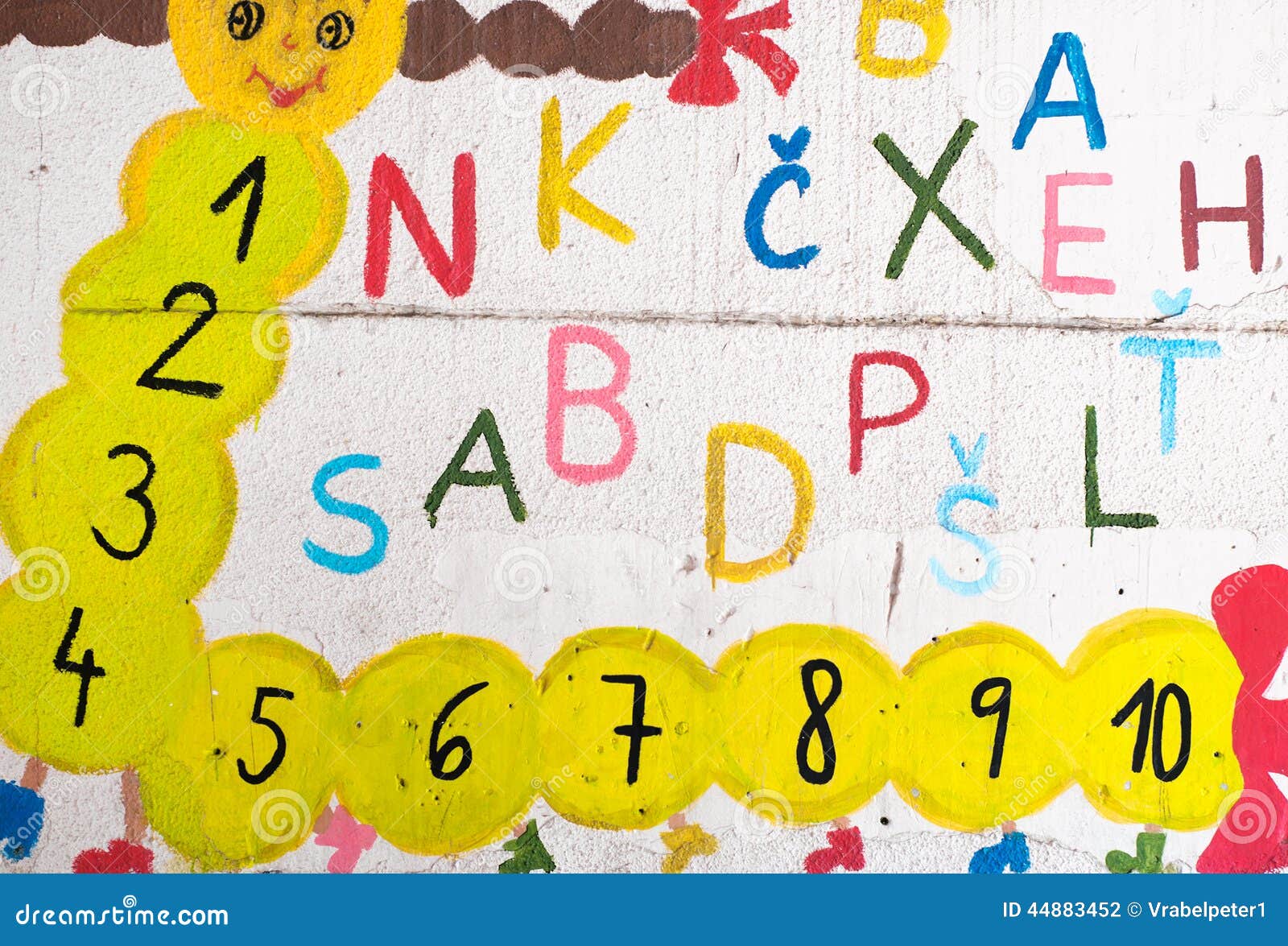 Grappige Letters En Getallen Op De Muur Stock Foto - Image of onderwijs ...