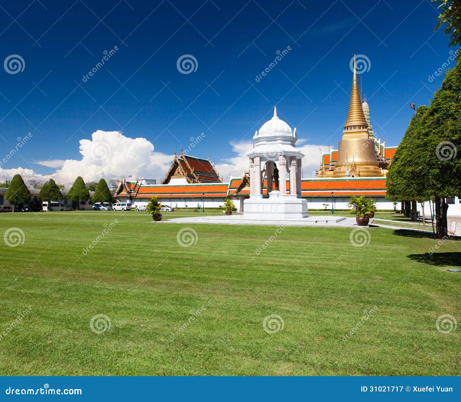 Grass Outside the Emerald Budha Temple Stock Image - Image of thailand ...