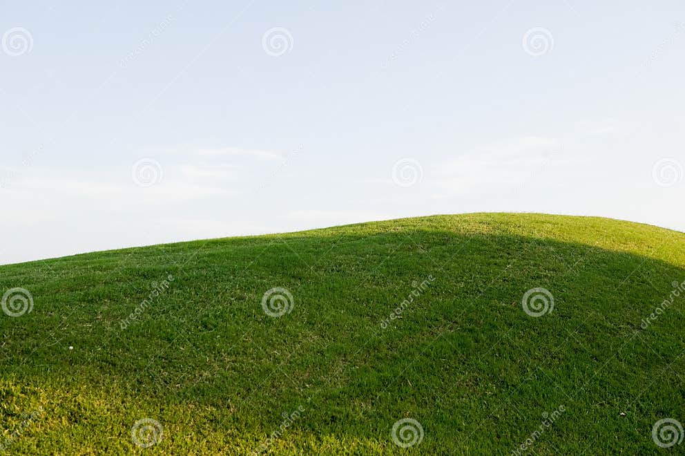 Grassy Hill on a Golf Course Stock Image - Image of golfing, bunker ...