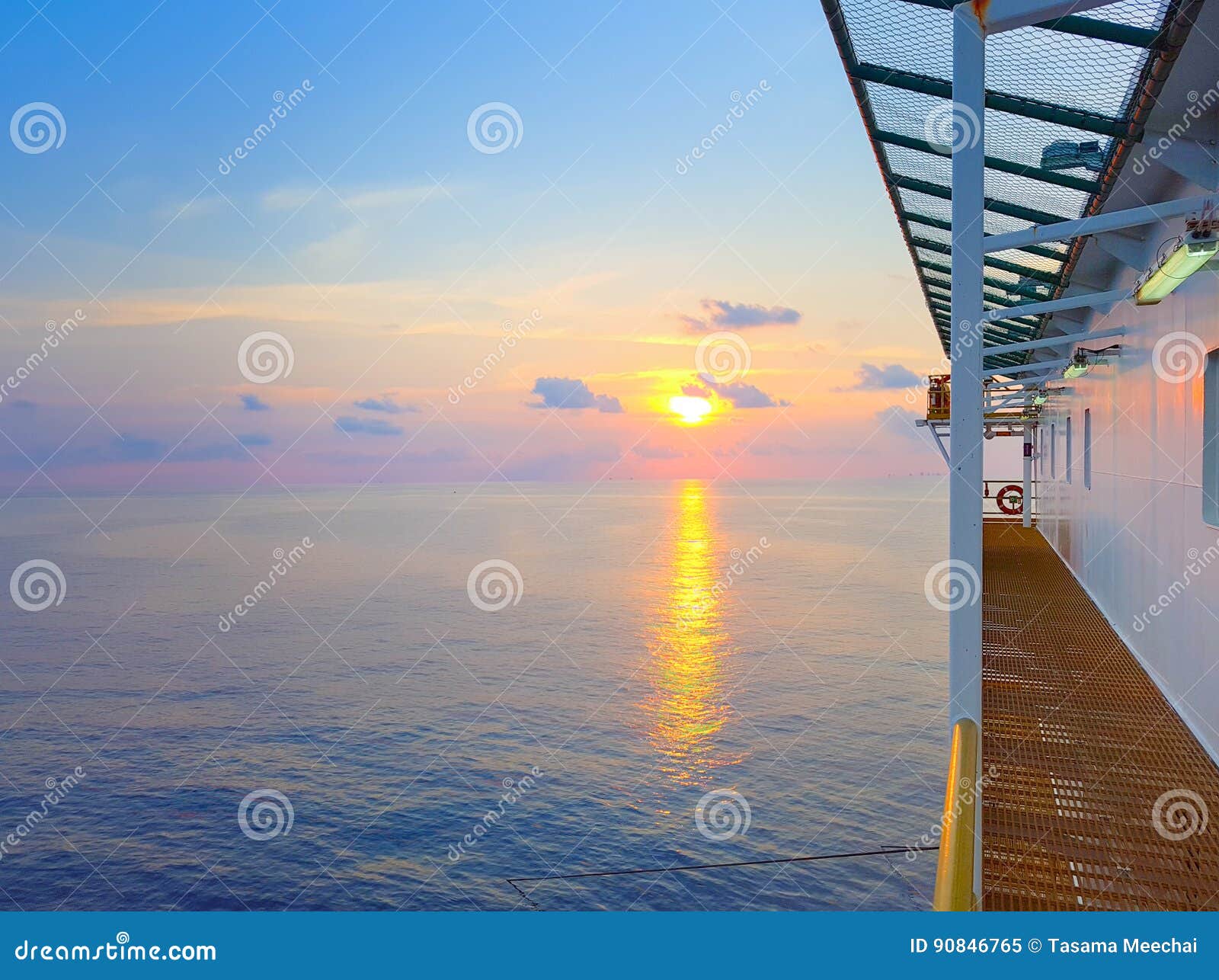 Grating Platform Royalty-Free Stock Photo | CartoonDealer.com #90846765