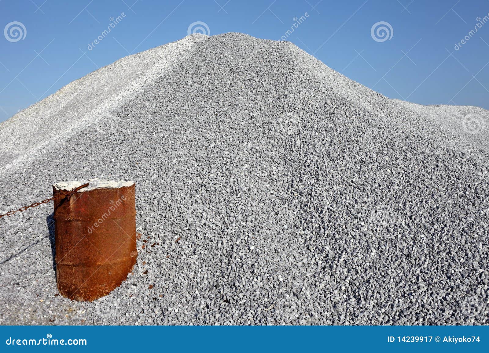 Grava imagen de archivo. Imagen de envase, edificio, grande - 14239917