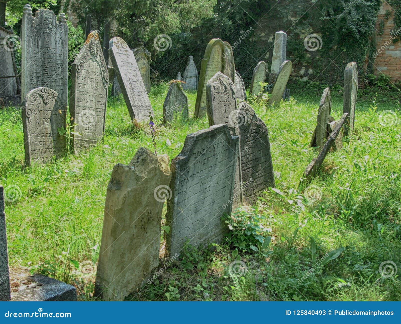 Grave, Cemetery, Headstone, Grass Picture. Image: 125840493