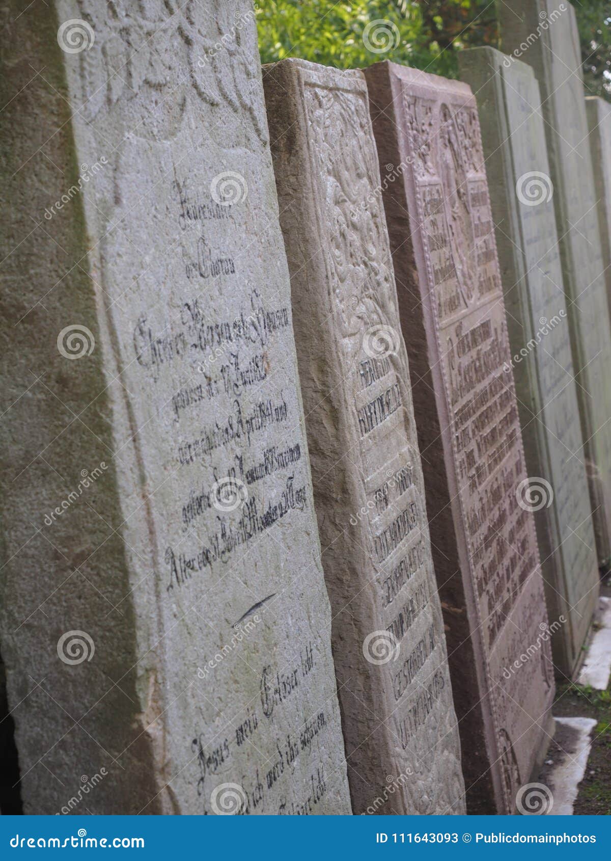 Grave, Headstone, Memorial, Stele Picture. Image: 111643093