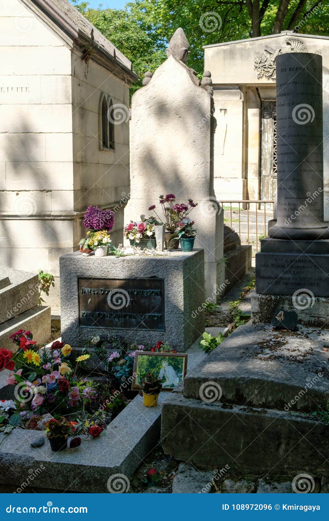The Grave of Jim Morrison at Pere Lachaise Cemetery in Paris Editorial ...