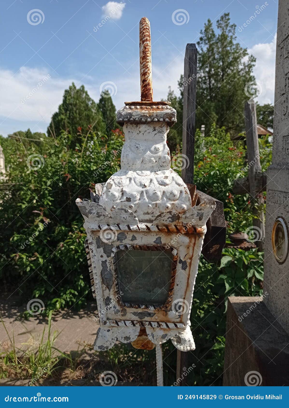 Graveyard Lamp in a Cemetery Stock Image - Image of flower, monument ...