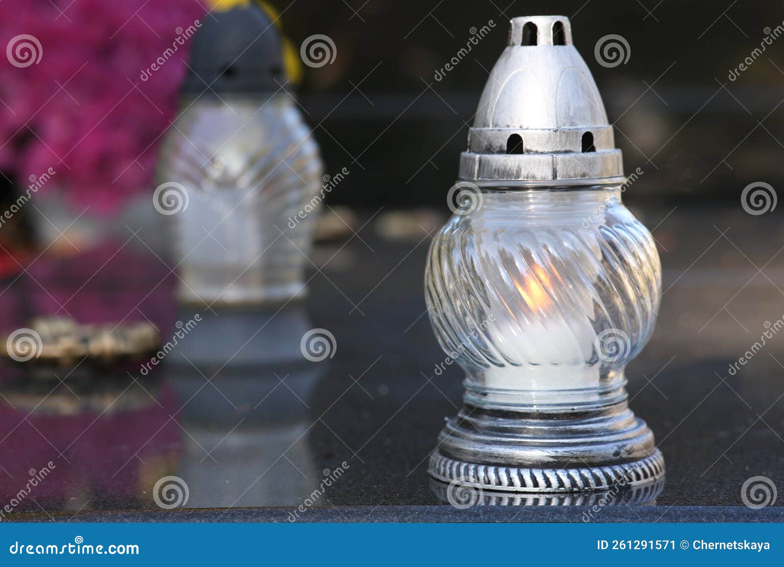 Lanterns On Granite Tombstone. Old Town Graveyard In Forest Park Stock ...
