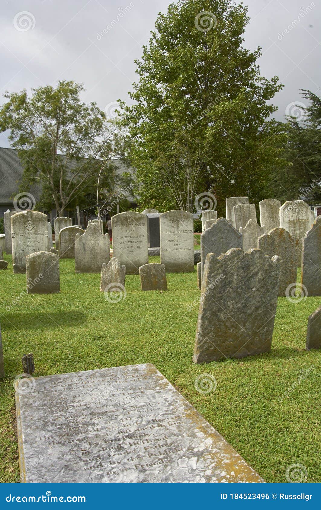 Grave yard of headstones editorial photo. Image of yard - 184523496