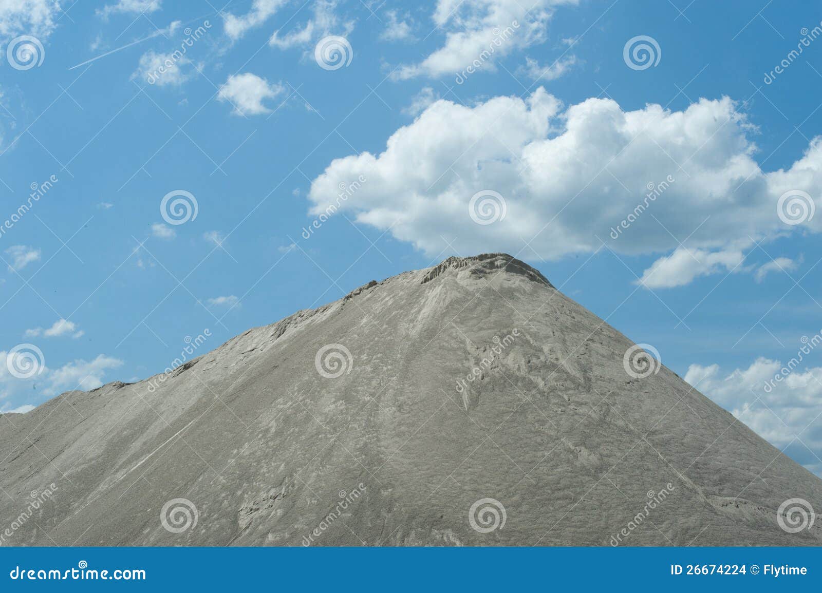 Gravel pit stock photo. Image of pneulader, dividend - 26674224