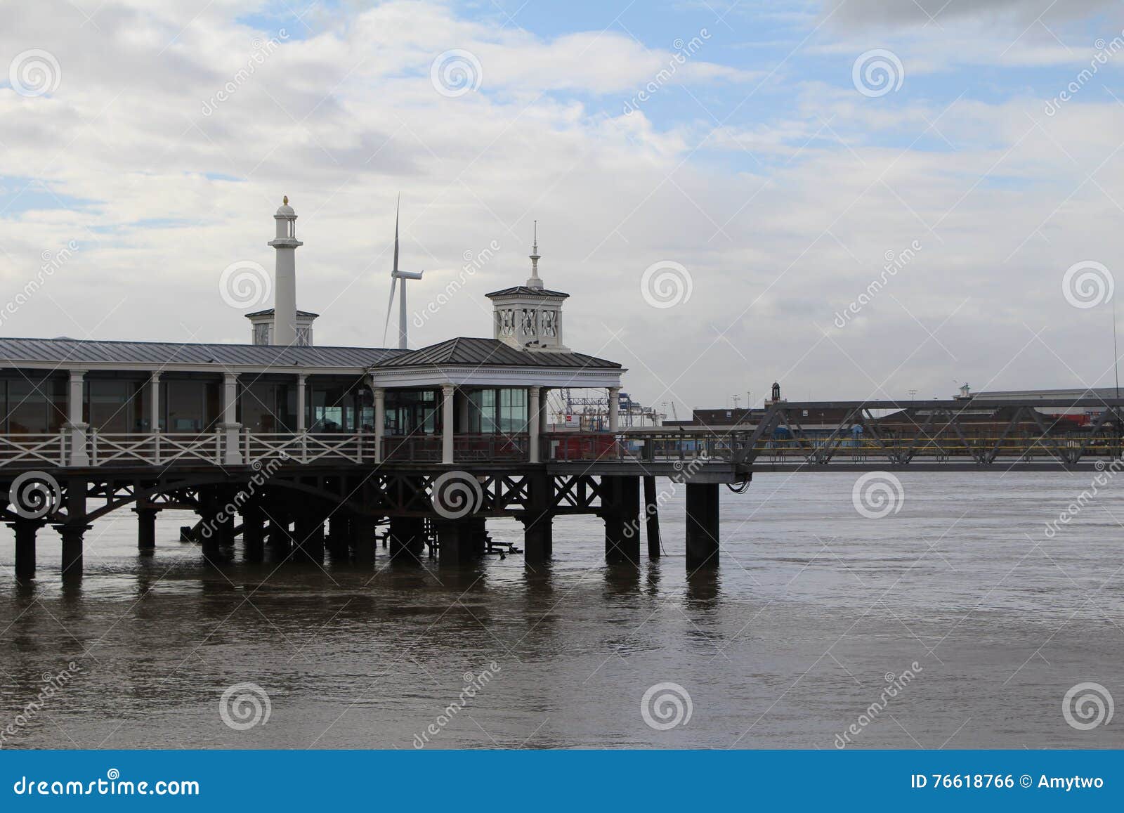Gravesend pier editorial photo. Image of working, thames - 76618766