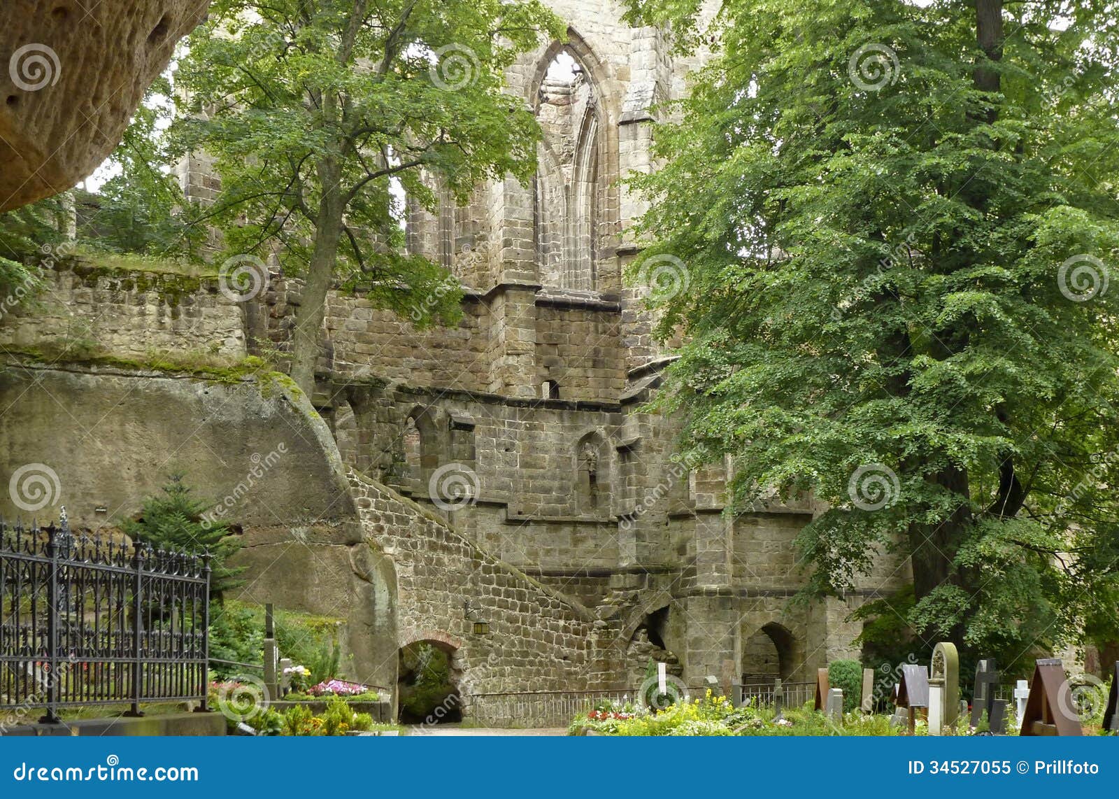 Graveyard in Dresden stock image. Image of summer, graveyard - 34527055