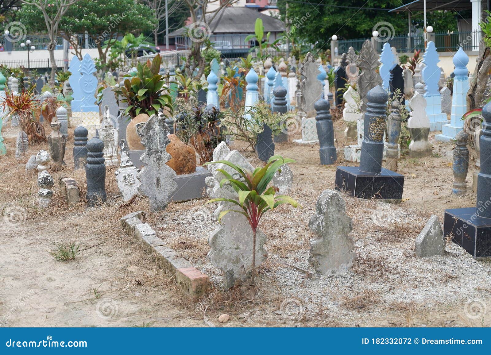 Graveyard of islam editorial photography. Image of black - 182332072