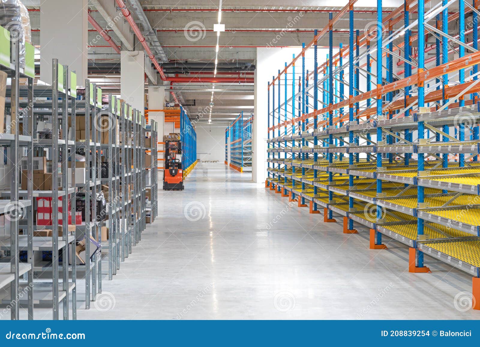 Gravity Flow Racks Storage stock photo. Image of tracks - 208839254
