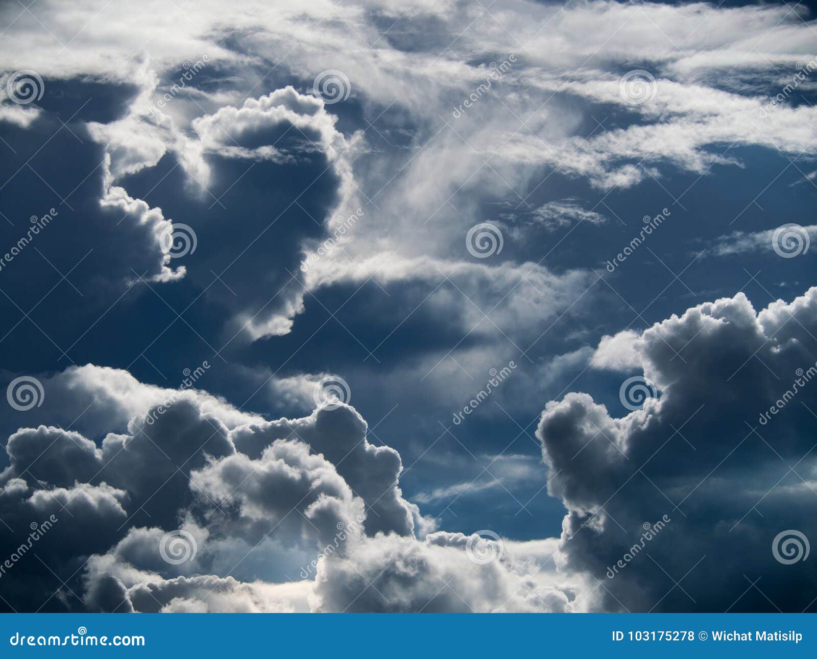 Gray Cloud Filled the Sky foto de archivo. Imagen de ambiente - 103175278
