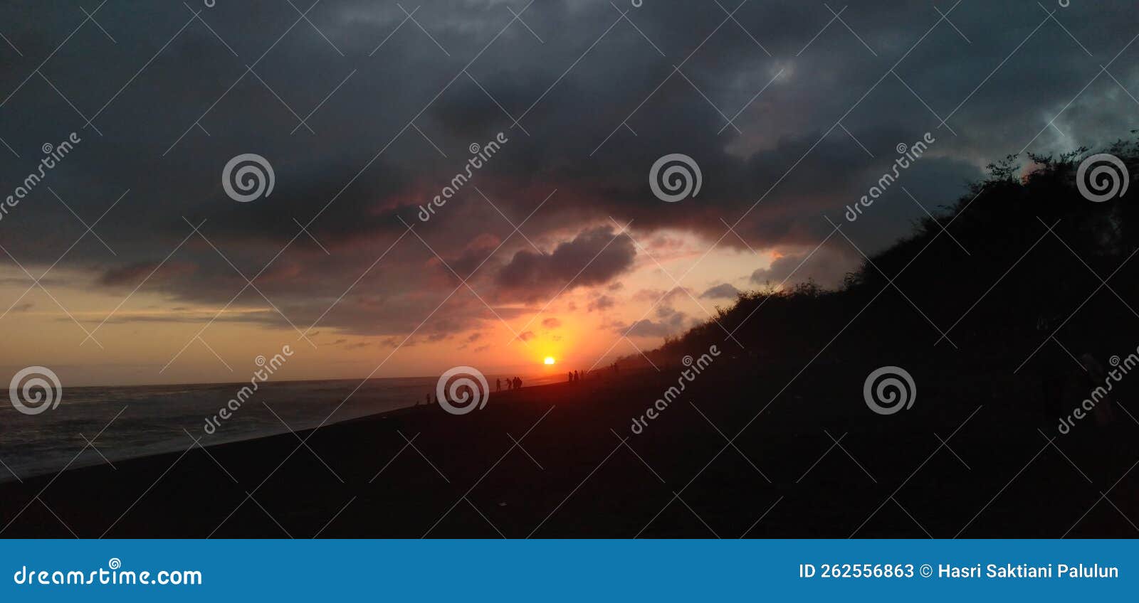 Peach sunset on the beach stock image. Image of clouds - 262556863