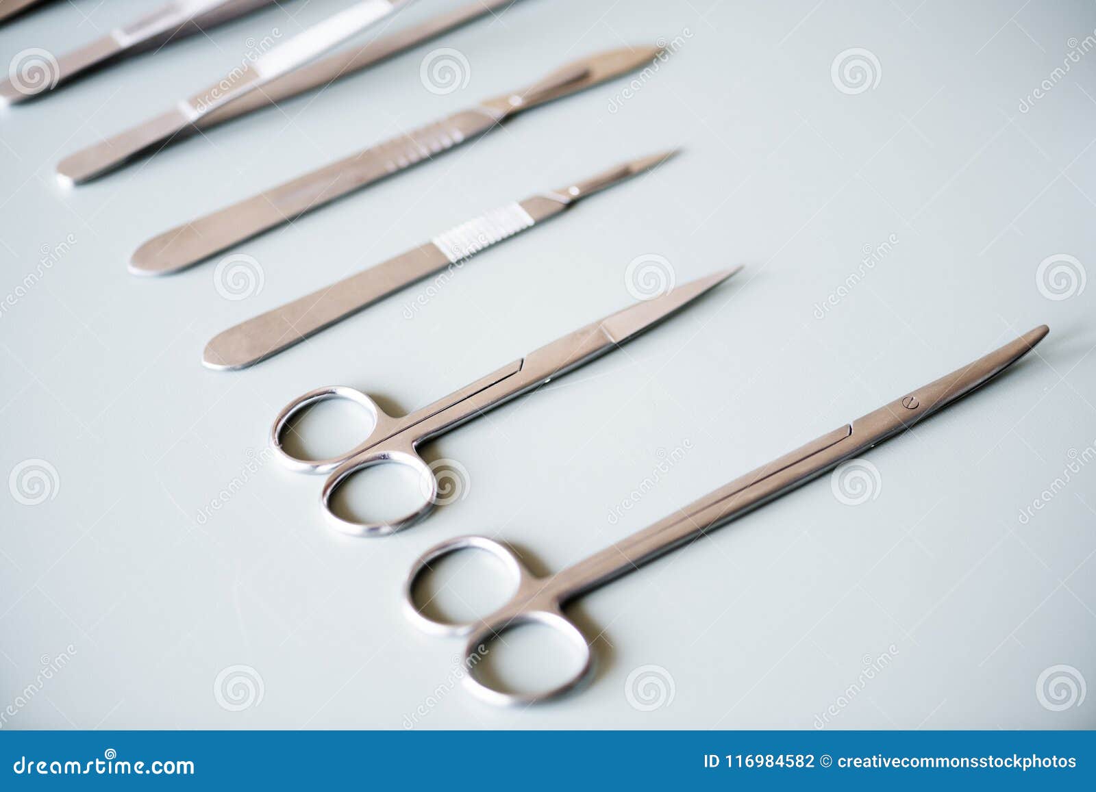 Gray Medical Equipment Lot Bild. Bild: 116984582