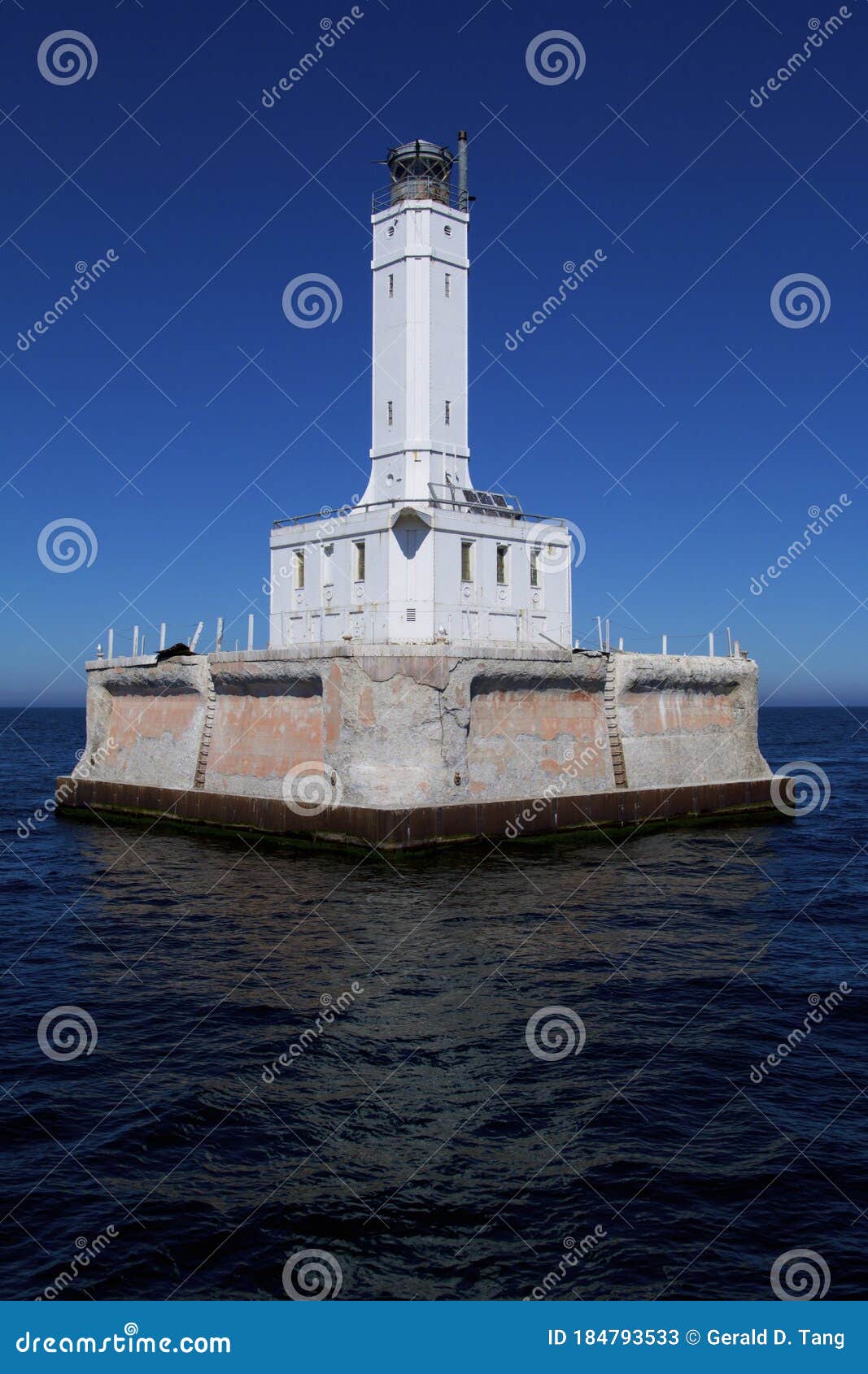 Gray`s Reef Light 841255 stock image. Image of reef - 184793533