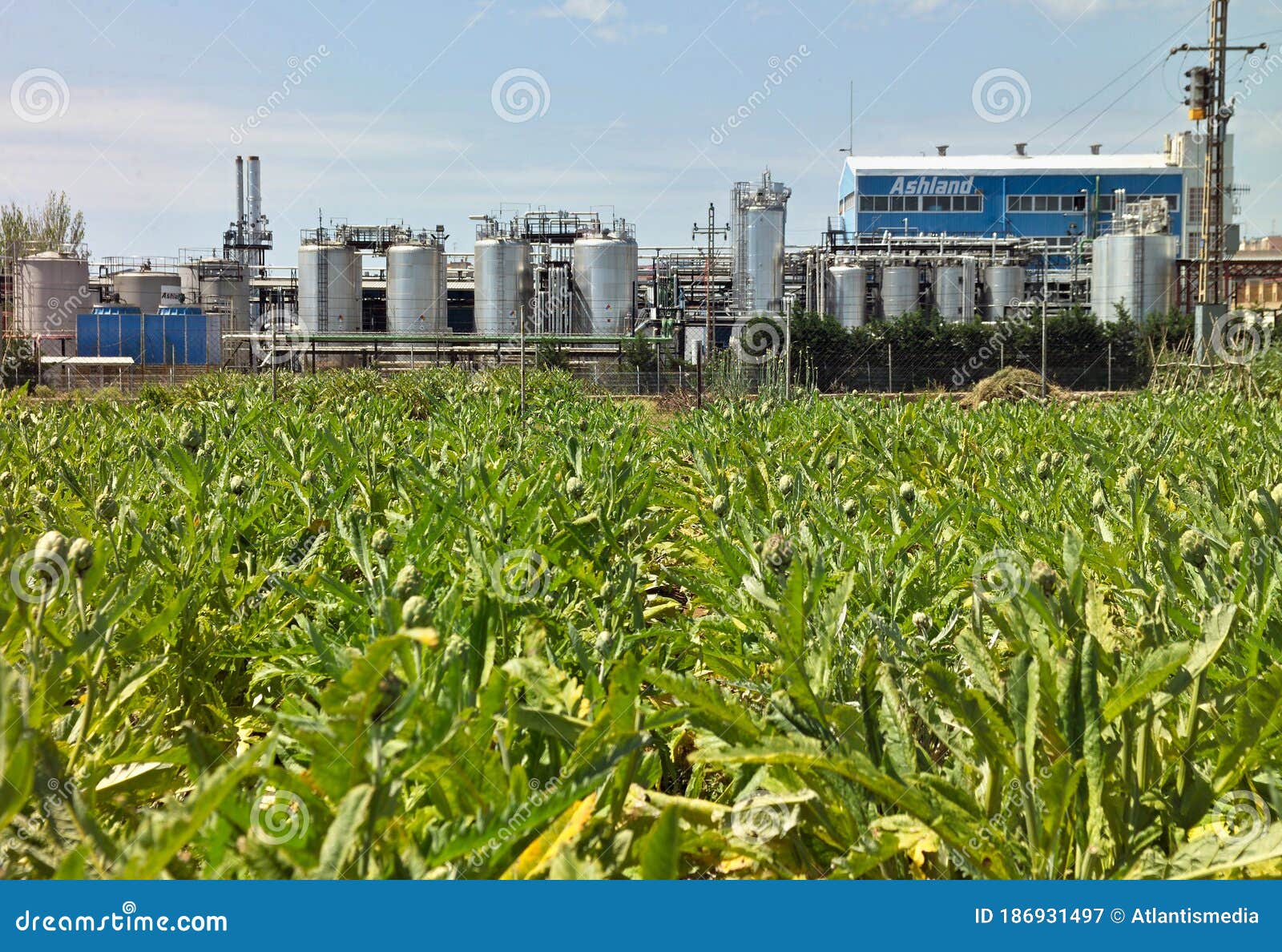 Ashland - Chemical Factory in Benicarlo, Castellon - Spain Editorial ...