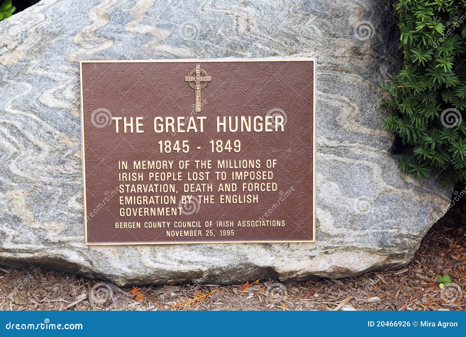 Great hunger memorial. editorial photo. Image of irland - 20466926