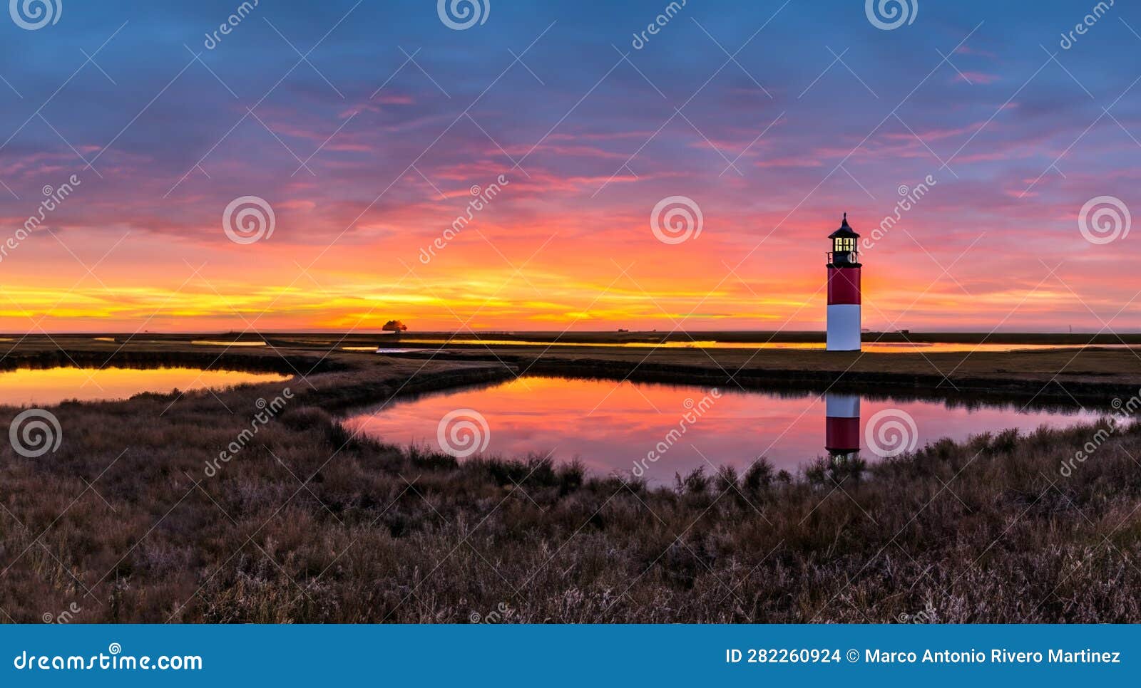Great Lighthouse in the Middle of a Great Lake in High Definition and ...