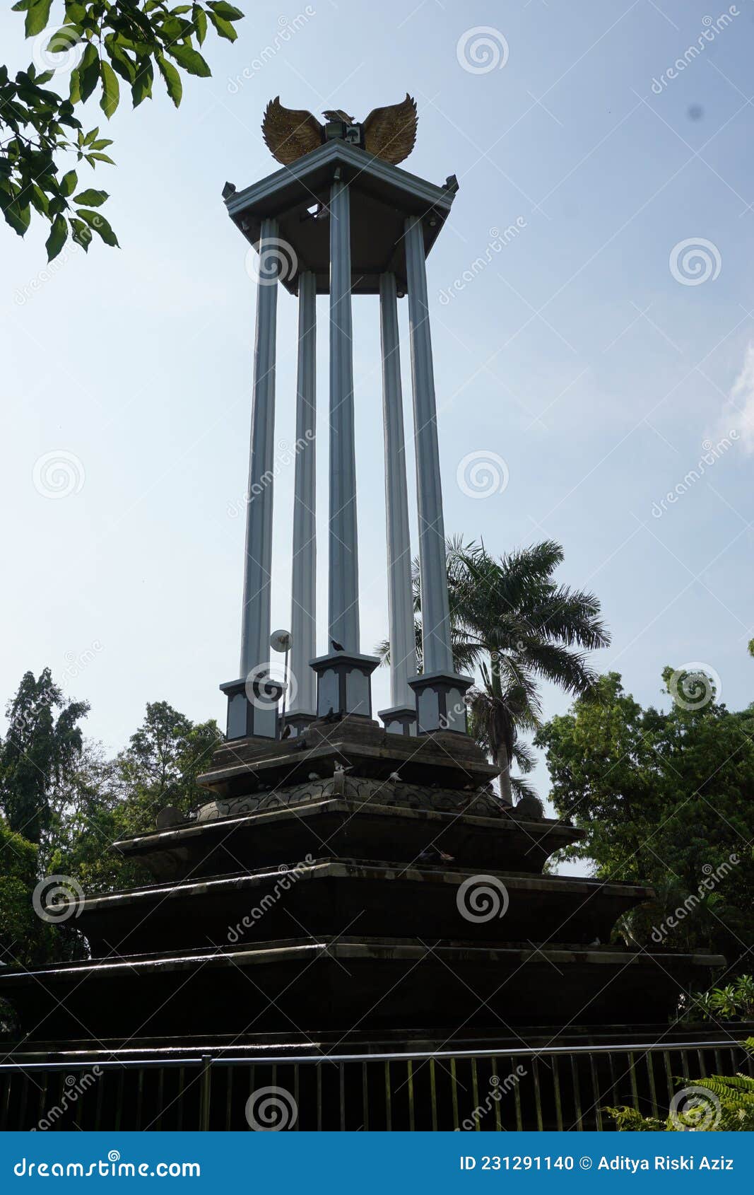 The Great Monument on Alun Alun Tulung Agung Editorial Image - Image of ...