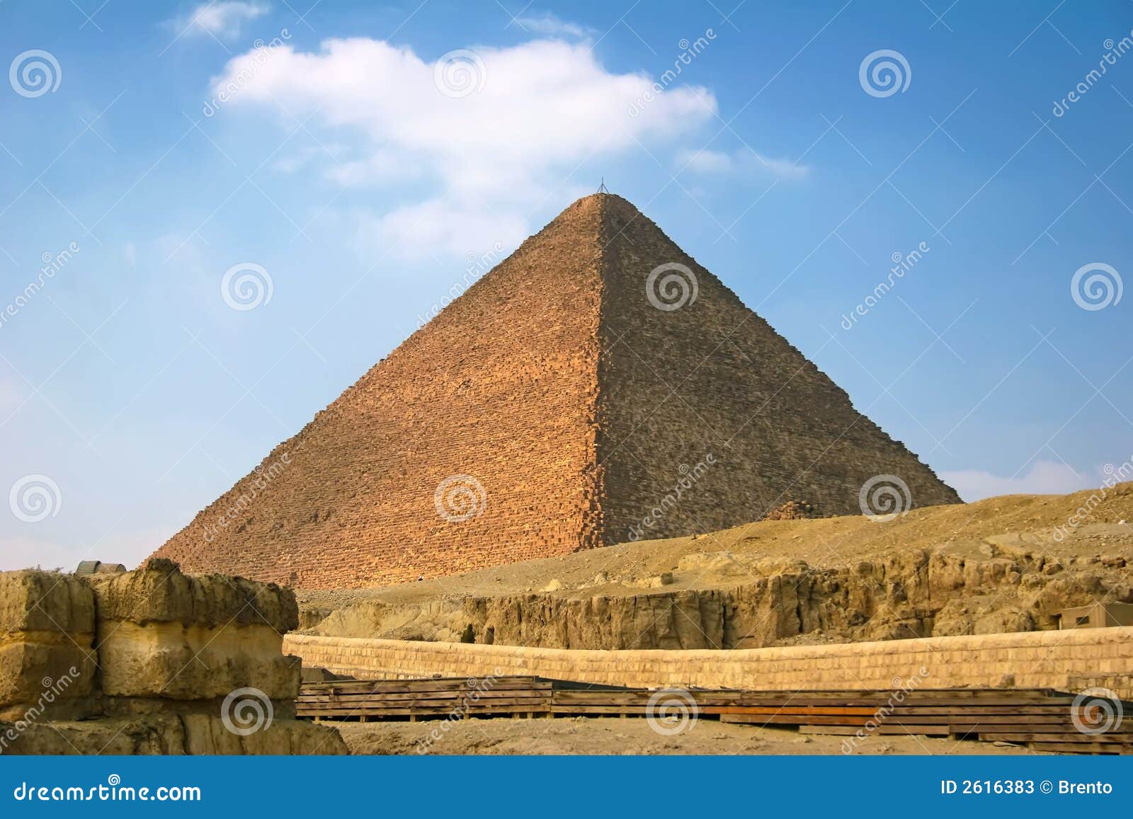 Great Pyramid stock image. Image of dusty, attraction - 2616383