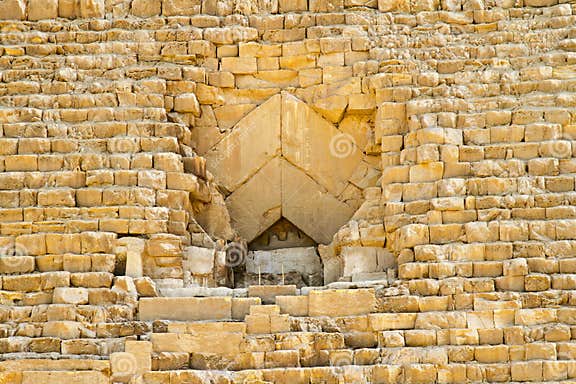 Great pyramid entrance stock image. Image of giza, khufu - 18495011