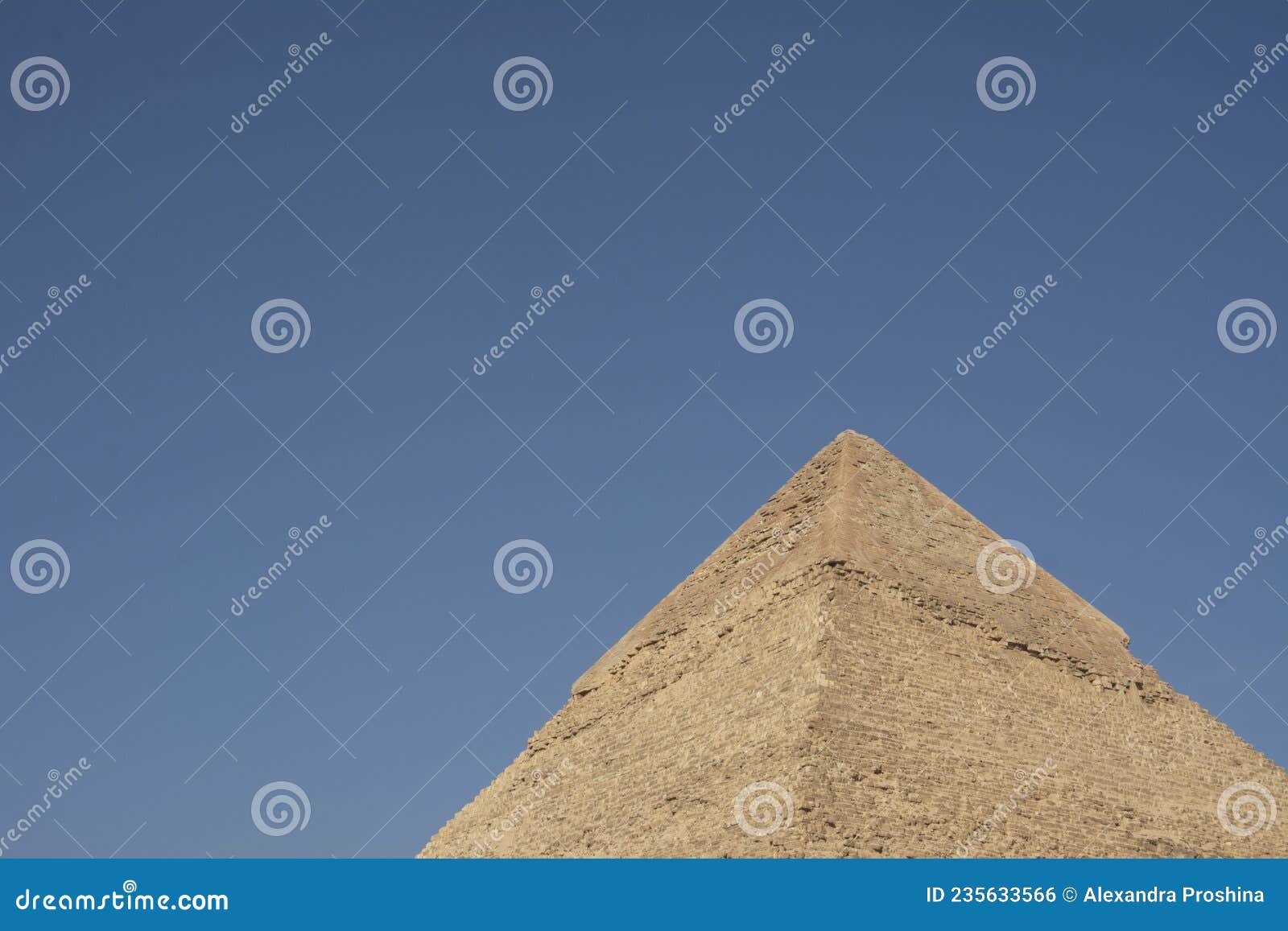 The Great Pyramid of Giza, Egypt, Stands between 2 Other Pyramids Stock ...