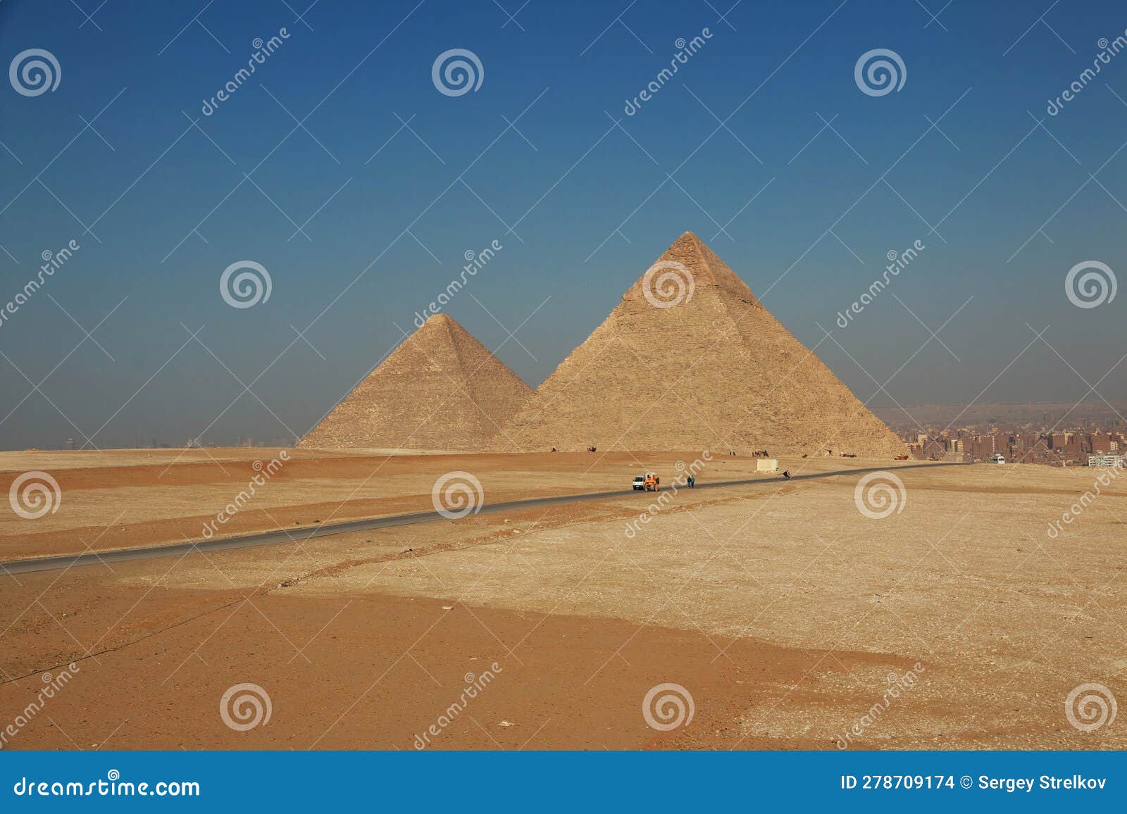 Great Pyramids of Ancient Egypt in Giza, Cairo, Africa Stock Photo ...