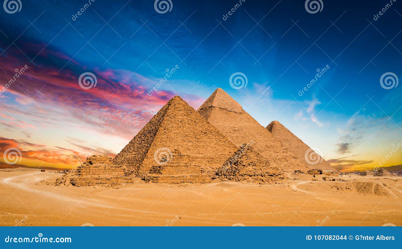 Giza Pyramids Royalty-Free Stock Photo | CartoonDealer.com #15903
