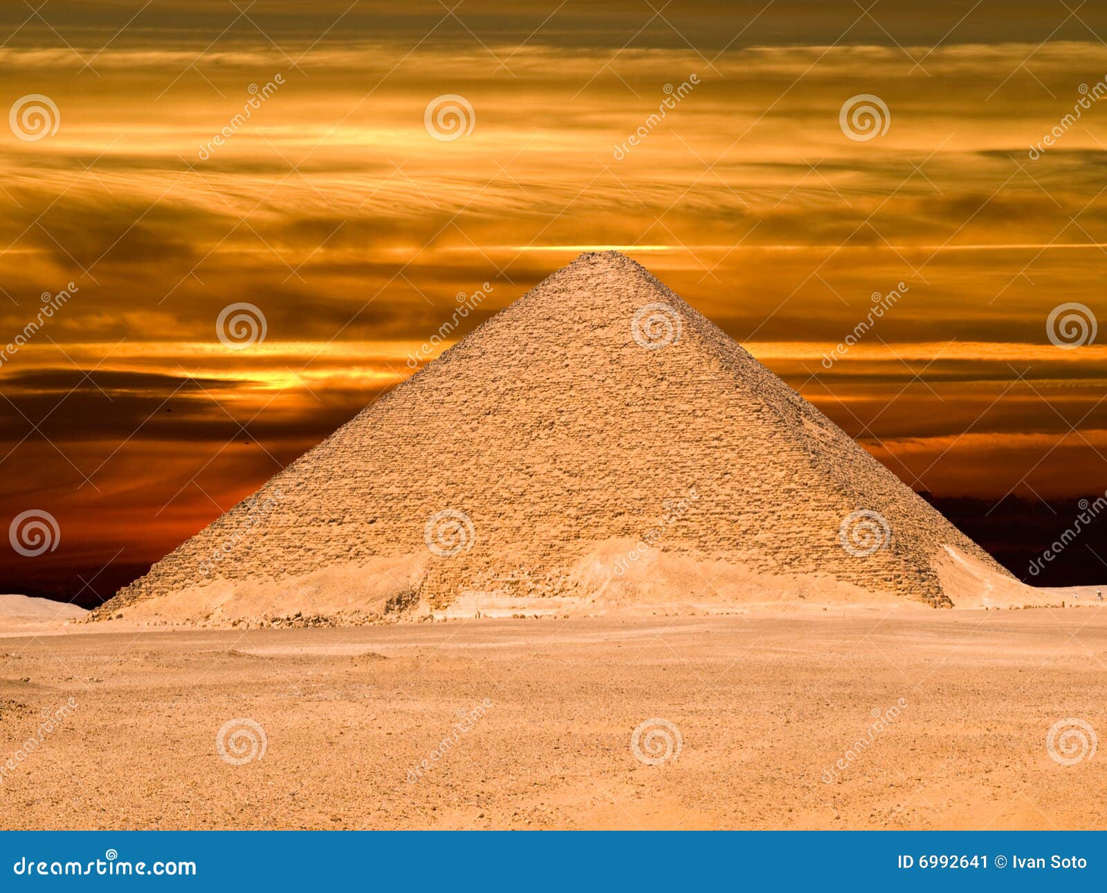 Great pyramyd of Dashur stock image. Image of cairo, adventure - 6992641