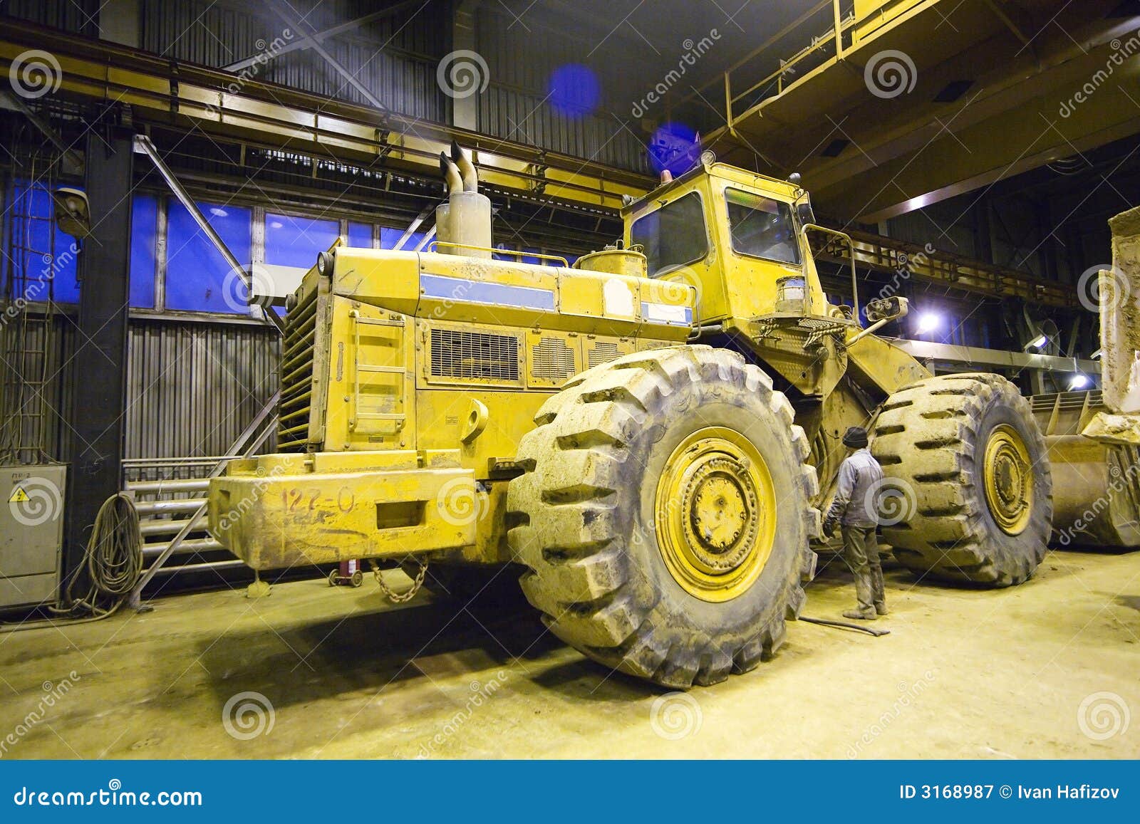 Great tracktor stock image. Image of land, machinery, dump - 3168987
