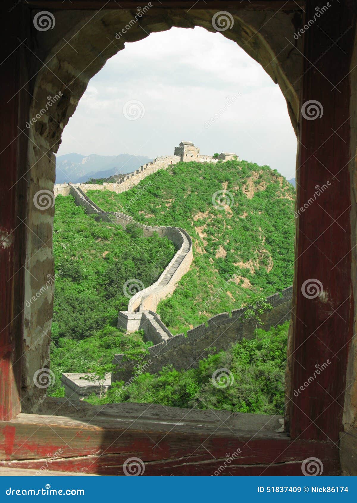 Great Wall of China through Archway Stock Image - Image of barrier ...