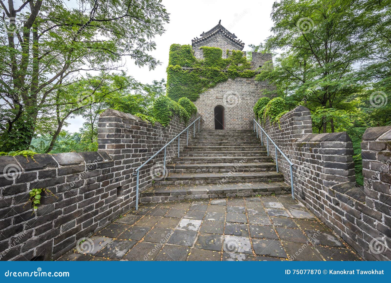 The Great Wall of China in Dandong Stock Photo - Image of panoramic ...